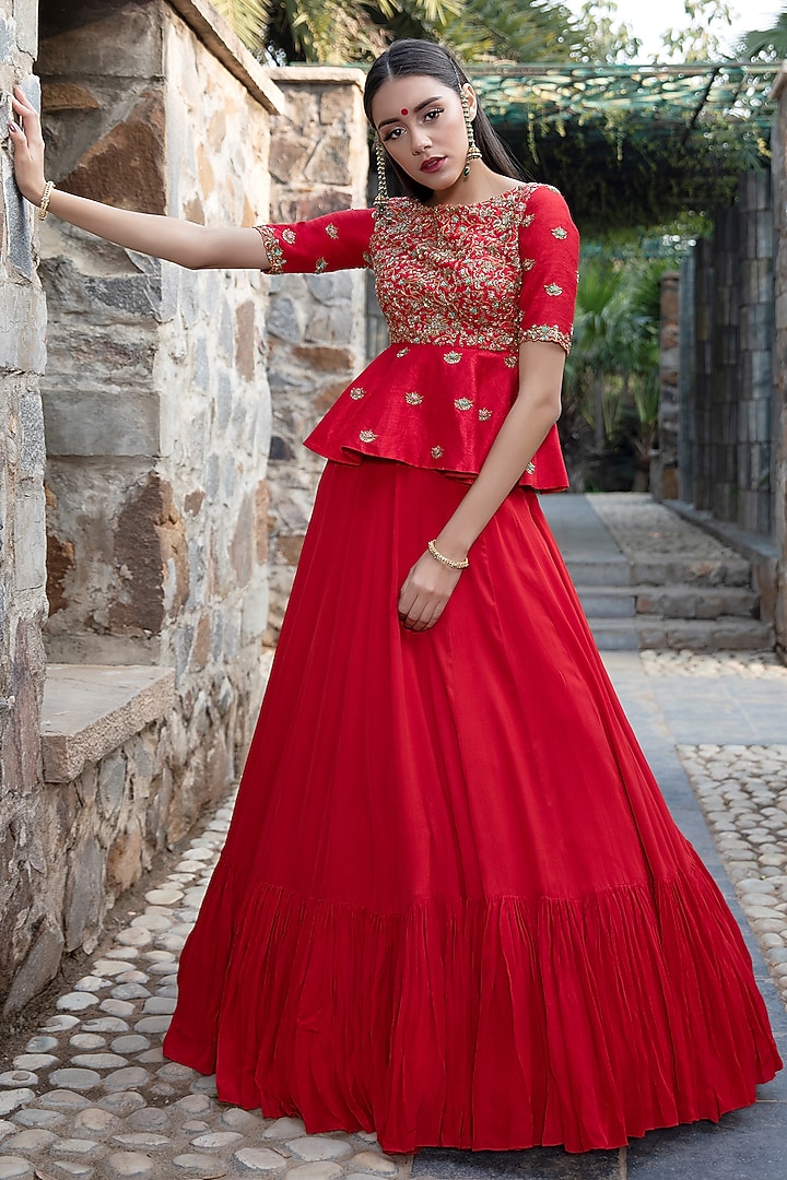Red Anemone Wedding Lehenga Set by Keerthi Kadire at Pernia's Pop Up ...