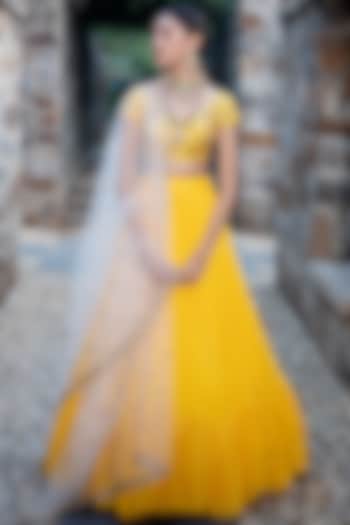 Yellow Raw Silk Wedding Lehenga Set by Keerthi Kadire at Pernia's Pop ...