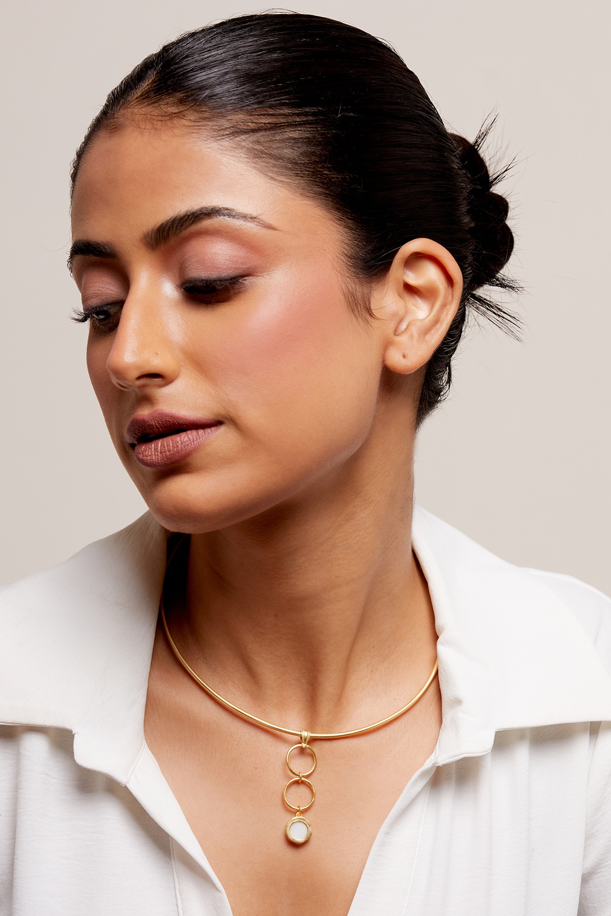 Gold Plated White Chalcedony Handcrafted Collar Necklace by KIVAAKSHH ...