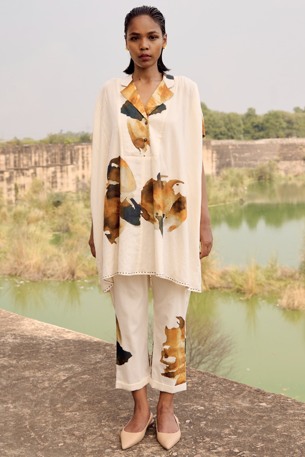 Off-White Mul Art Printed Co-Ord Set by Khara Kapas at Pernia's Pop Up ...