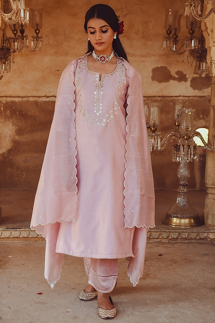 Rose Pink Embroidered Kurta Set by Karaj Jaipur at Pernia's Pop Up Shop ...