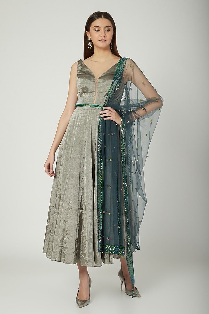 Grey Embroidered Kalidar Kurta With Belt & Dupatta Design by Kudi ...