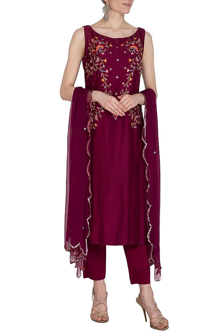 Wine Hand Embroidered Kurta Set by Kudi Pataka Designs at Pernia's Pop ...