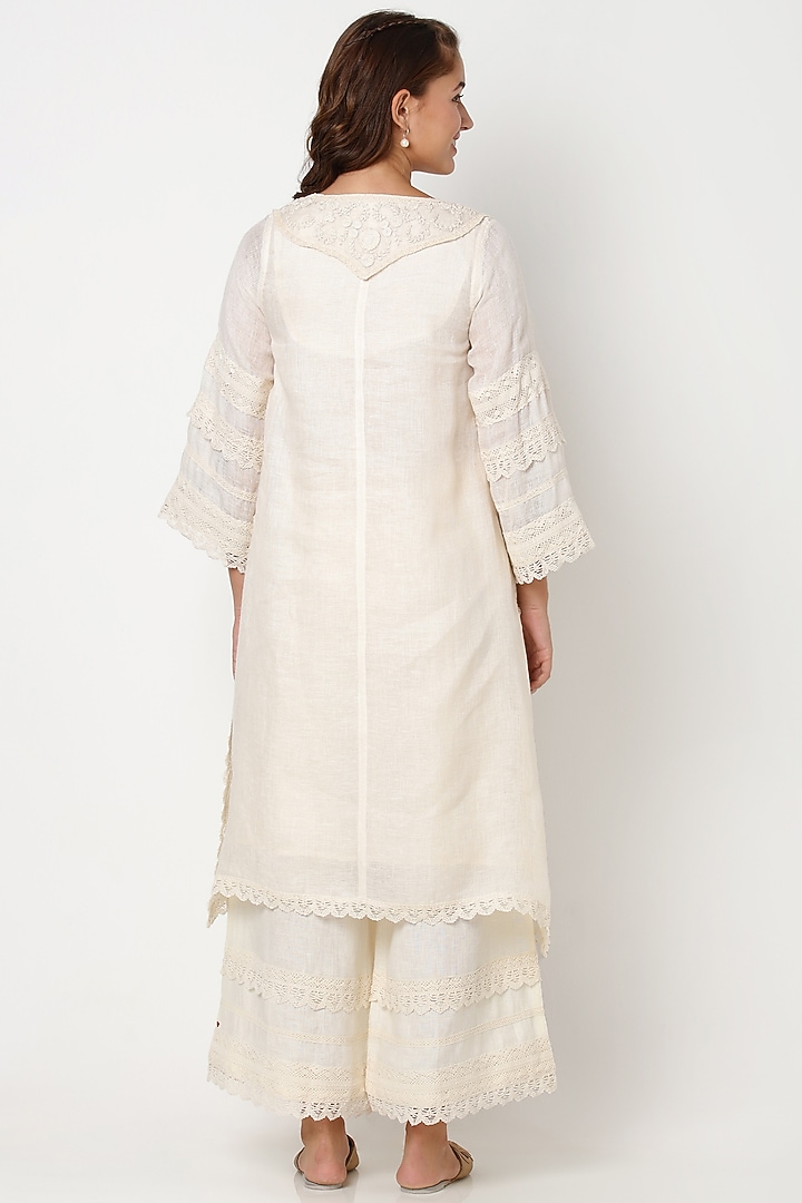 Off-White Embroidered Tunic Set by Kaveri at Pernia's Pop Up Shop 2025
