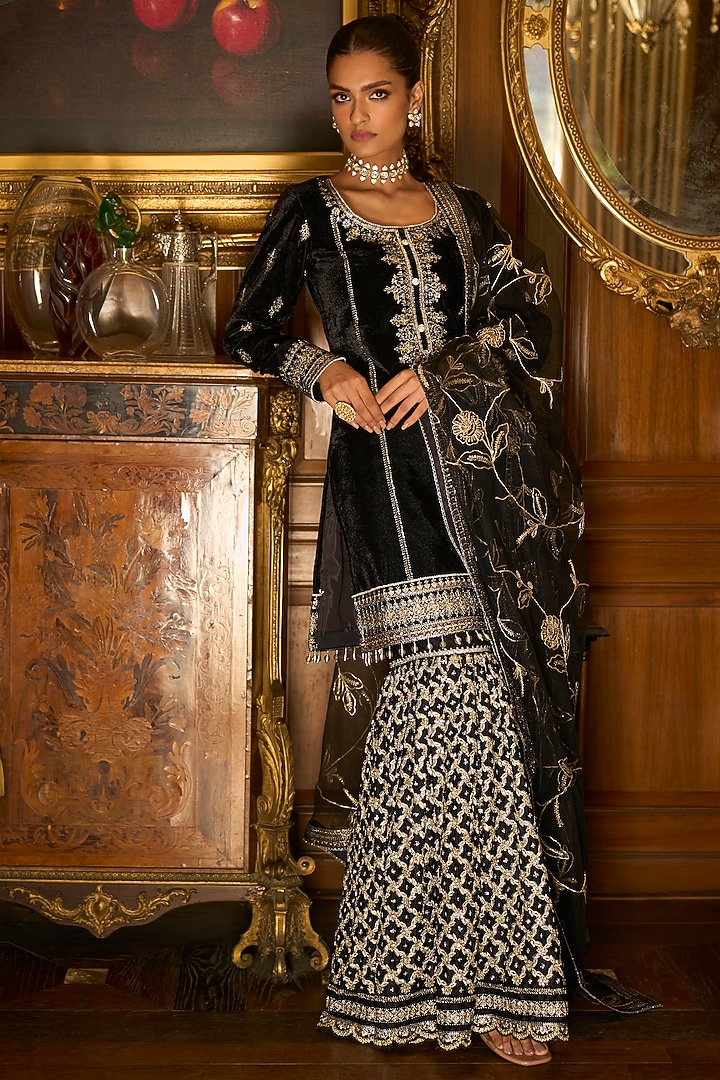Black Shantoon Thread Embroidered Sharara Set by Lashkaraa at Pernia's ...