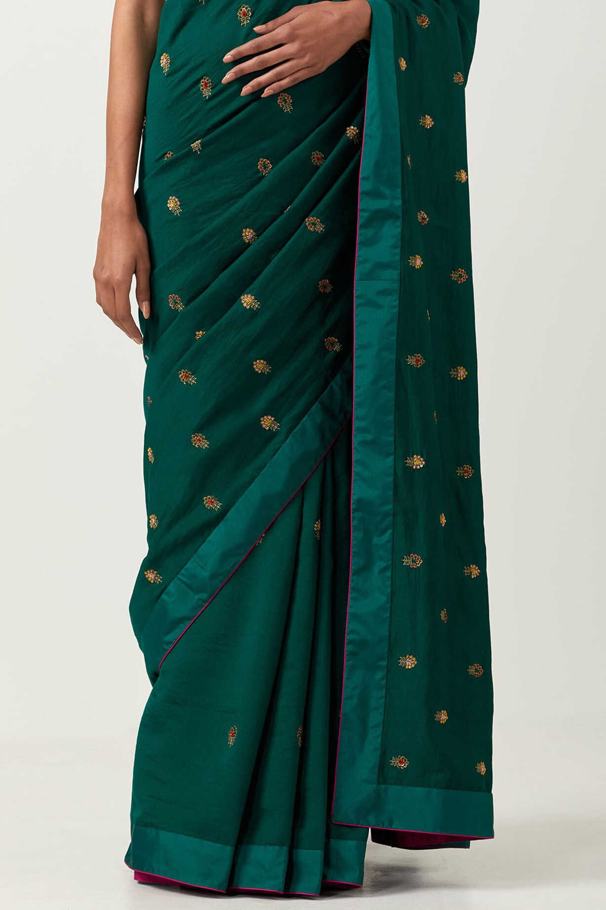 Bottle Green Chiniya Silk Saree Set by Label Earthen Pret at Pernia's ...