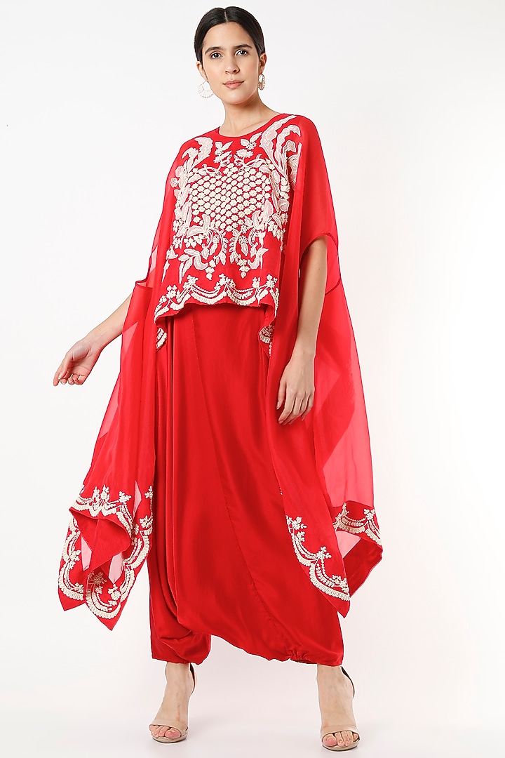 Fuchsia Organza Embroidered Cape Set by Mahi Calcutta at Pernia's Pop ...