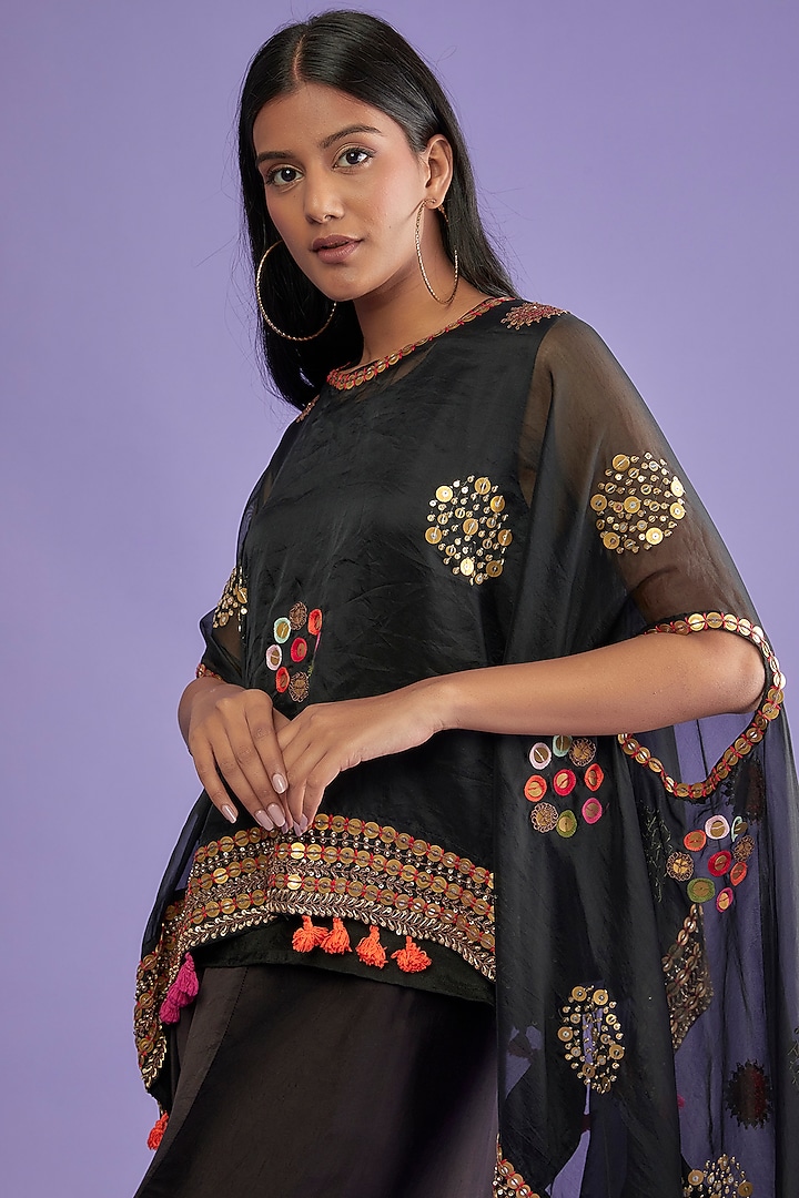 Black Organza Embroidered Cape Set by Mahi Calcutta at Pernia's Pop Up ...