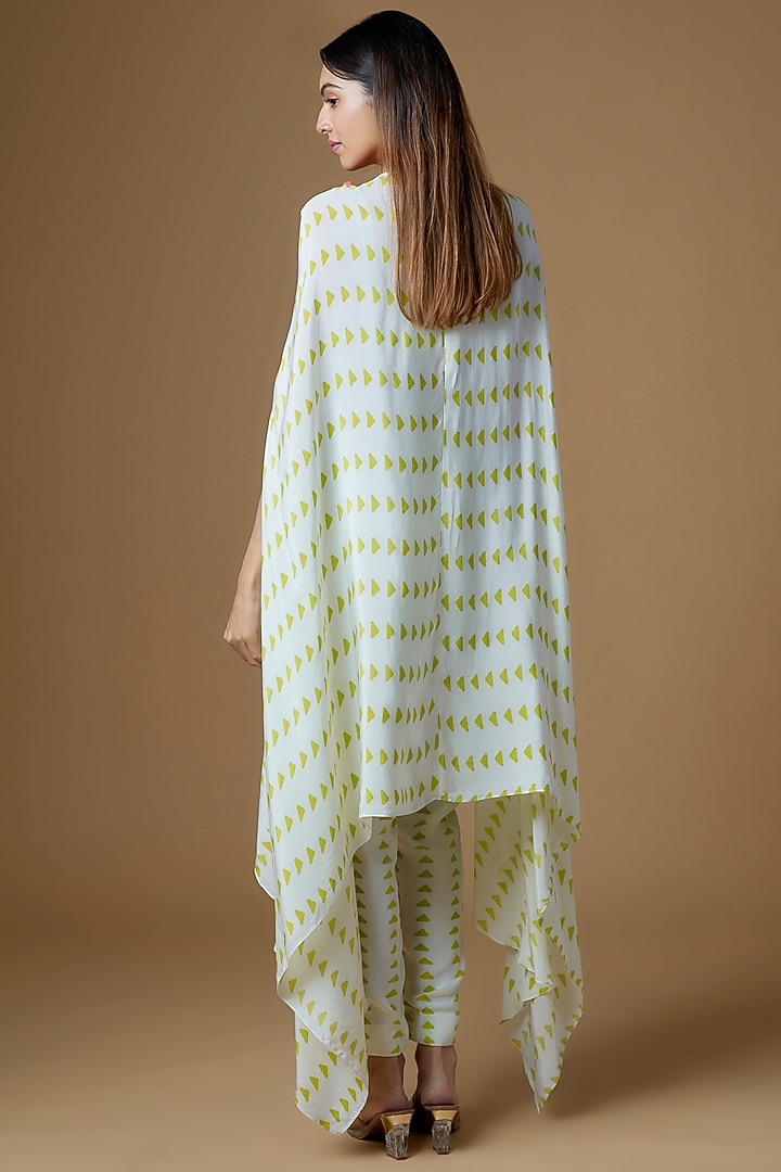 White Crepe Cape Set by Maison Blu at Pernia's Pop Up Shop 2025