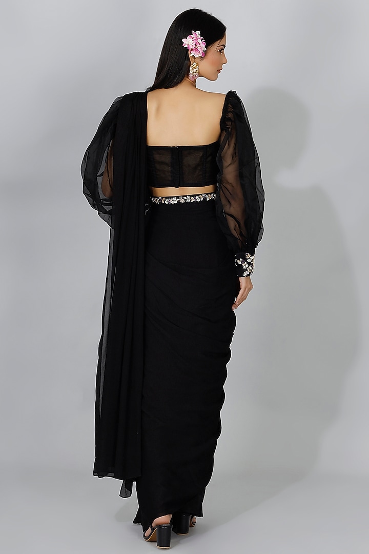 Black Georgette Crepe & Organza Pre-Draped Saree Set by MANISHA SONI at ...