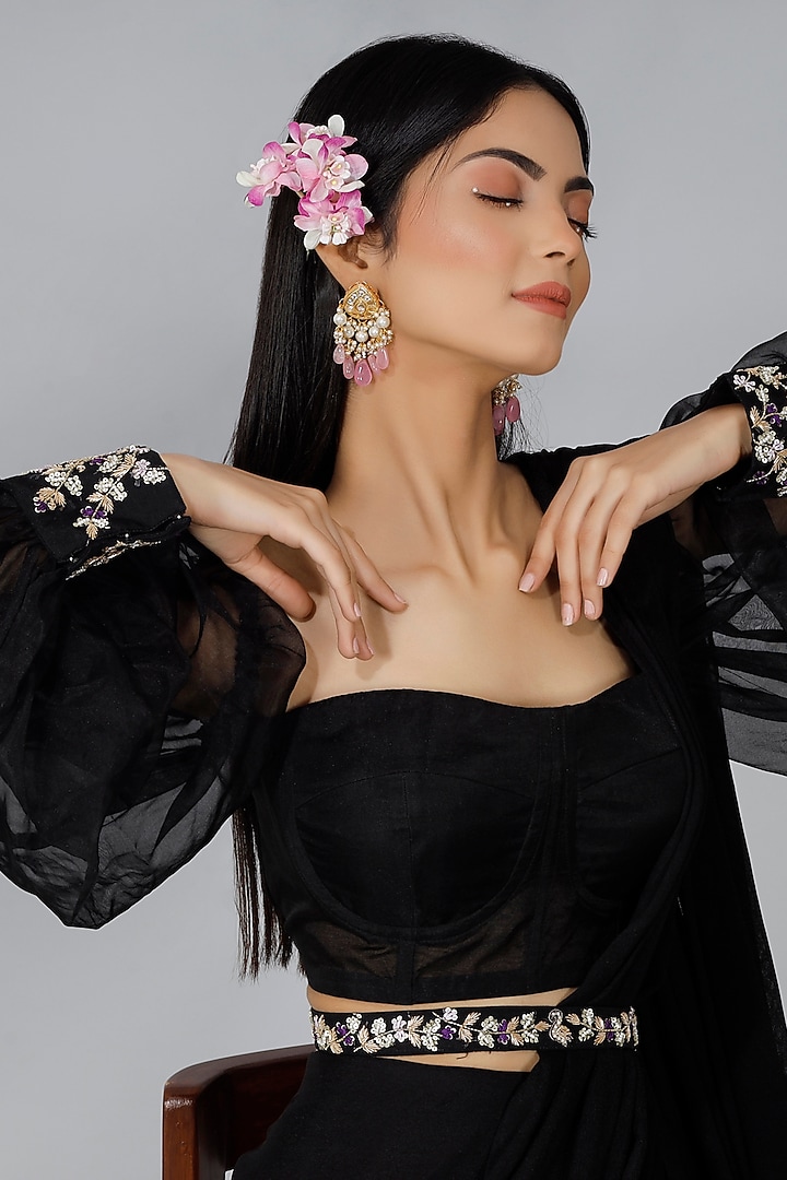 Black Georgette Crepe & Organza Pre-Draped Saree Set by MANISHA SONI at ...