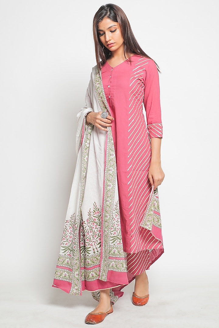 Plum Pink Paneled Kurta Set by Maison Shefali at Pernia's Pop Up Shop 2025