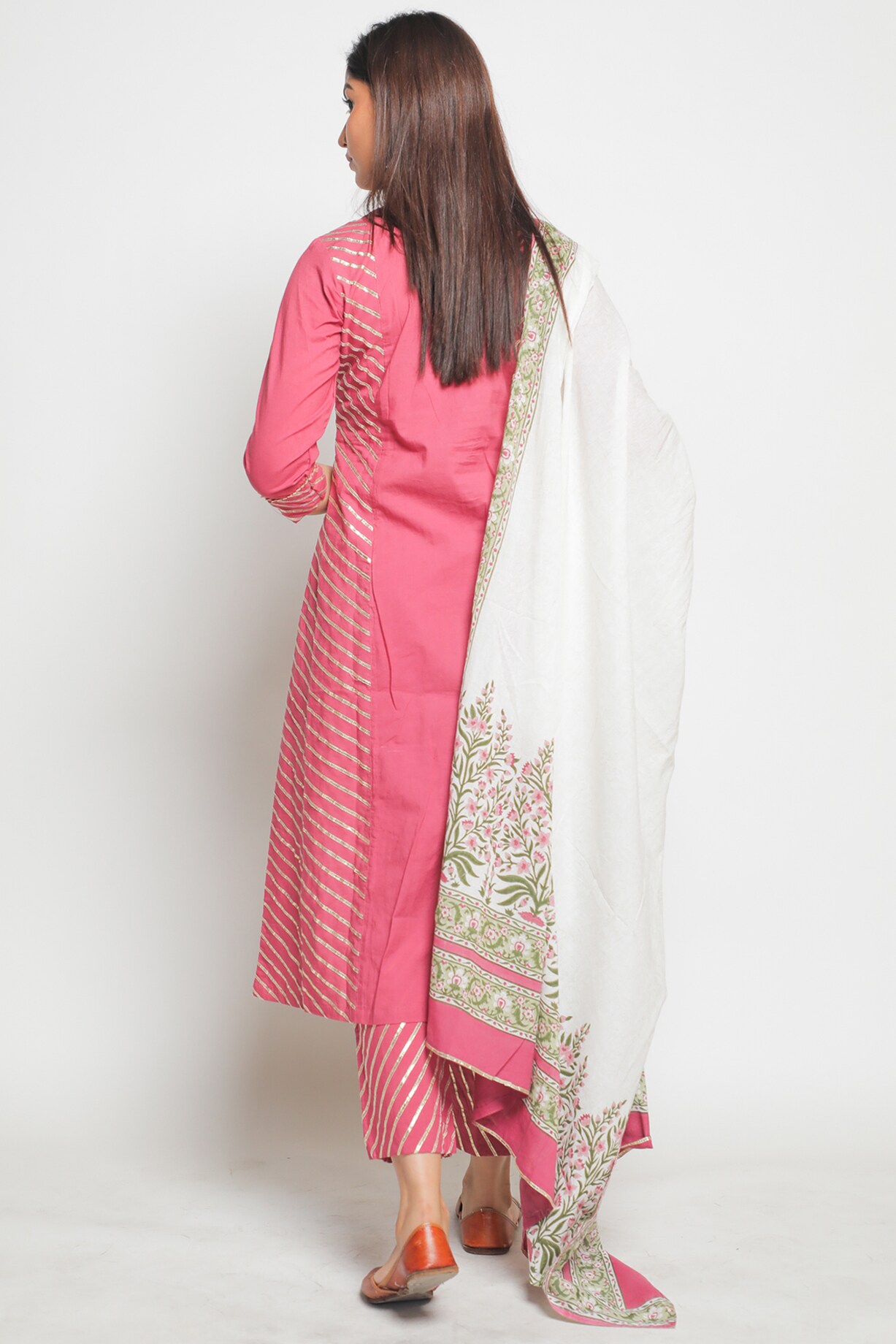 Plum Pink Paneled Kurta Set by Maison Shefali at Pernia's Pop Up Shop 2025