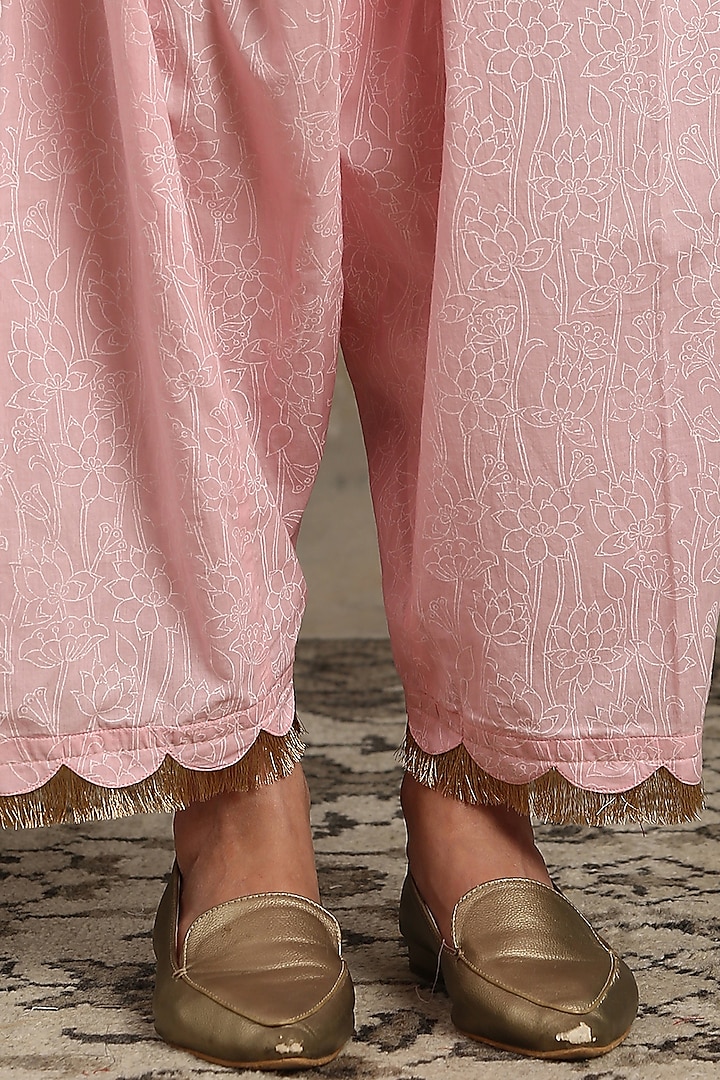 Pink Floral Hand Printed Gathered Kurta Set by Maison Shefali at Pernia's Pop Up Shop 2024