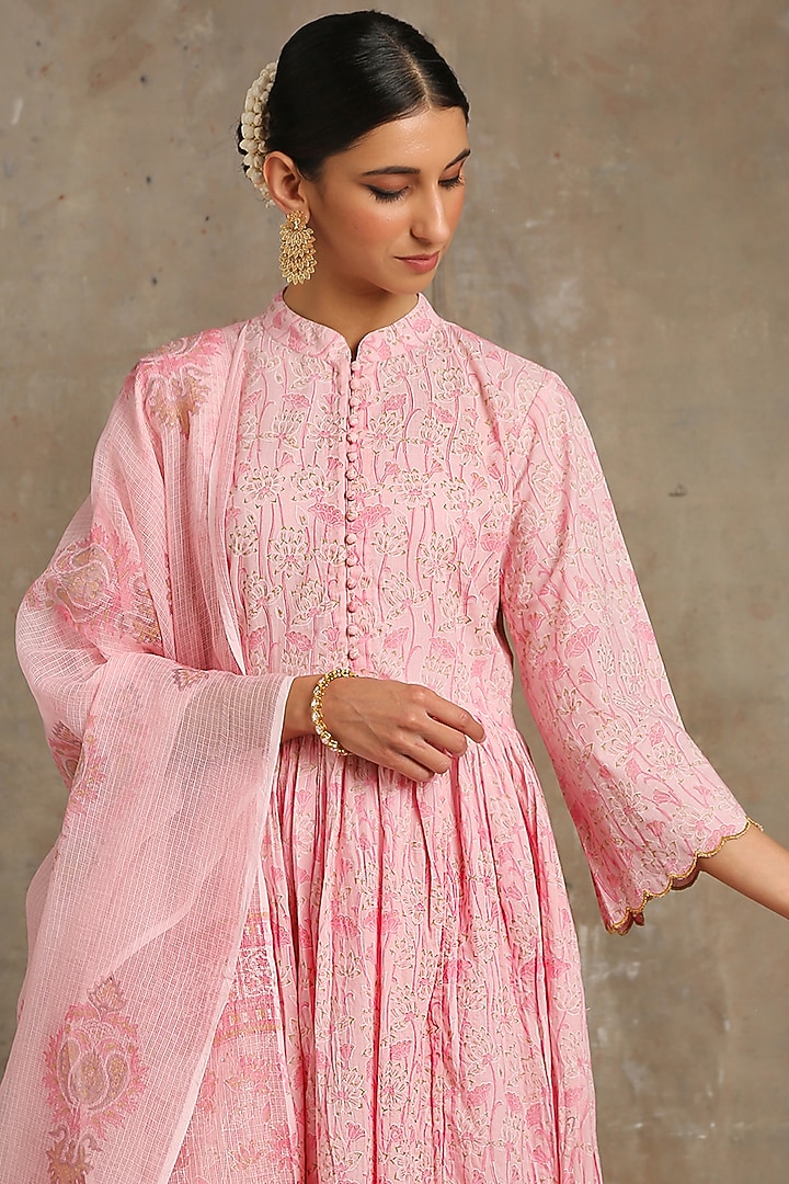 Pink Floral Hand Printed Gathered Kurta Set by Maison Shefali at Pernia's Pop Up Shop 2024