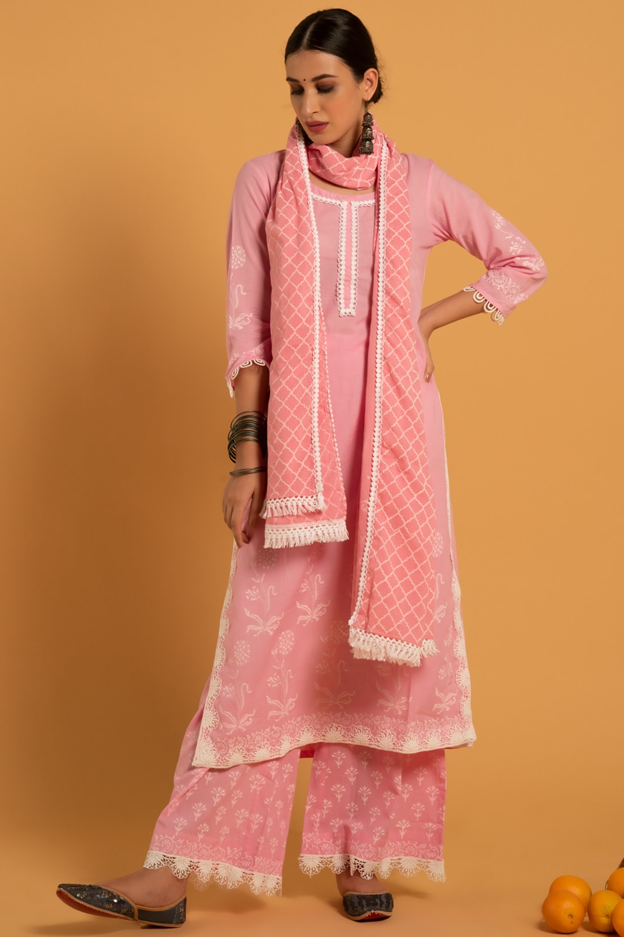Gulaab Pink Floral Printed Straight Kurta Set by Maison Shefali at Pernia's Pop Up Shop 2025