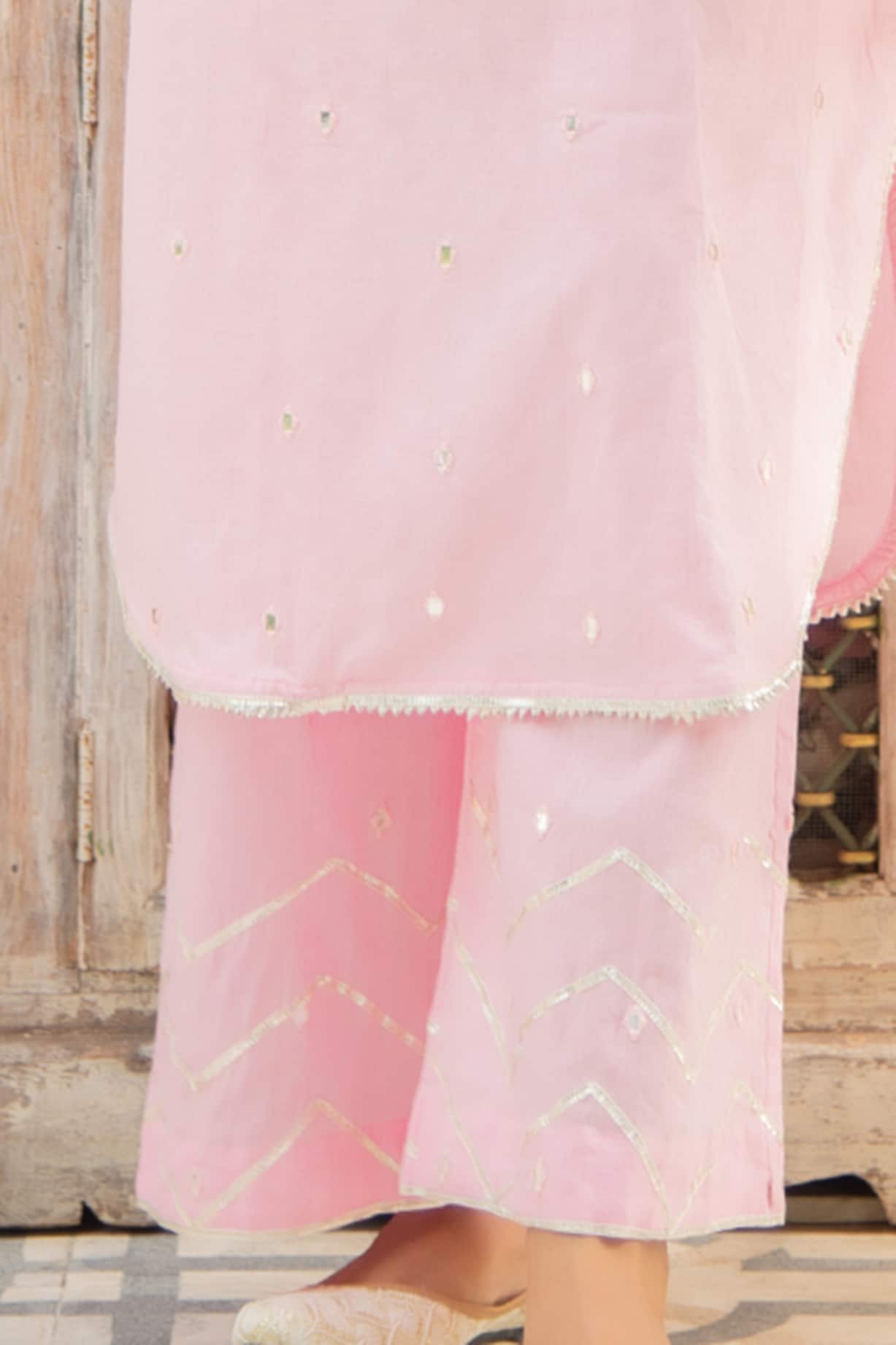 Baby Pink Hand Embroidered Kurta Set Design by Maison Shefali at Pernia's Pop Up Shop 2024