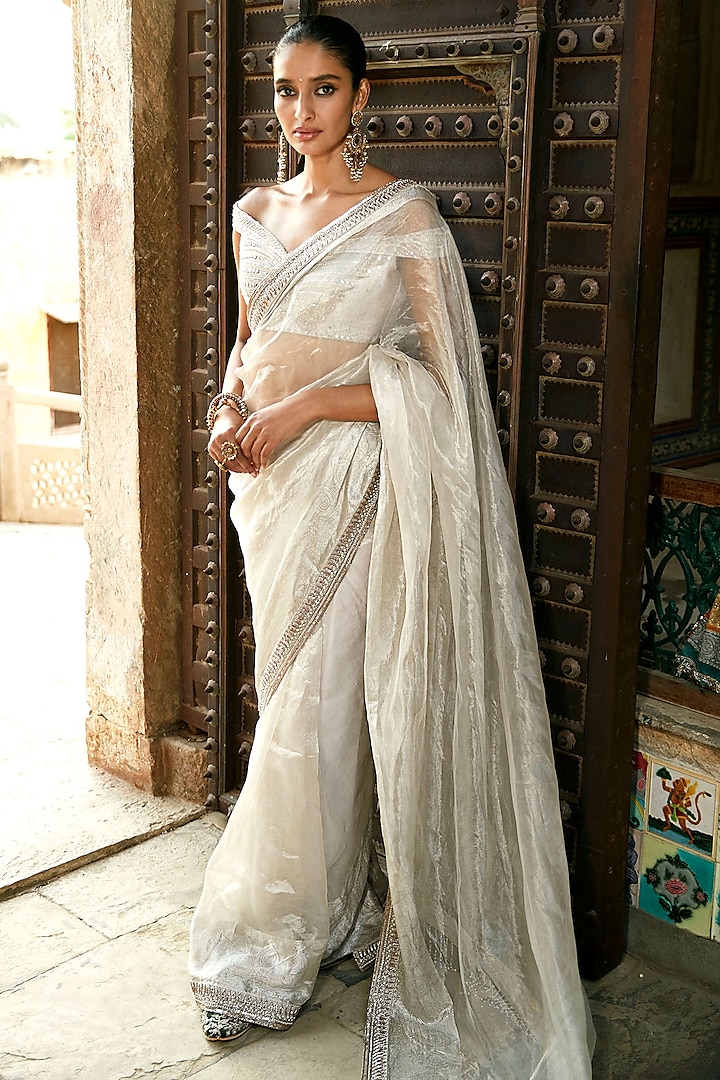 Ivory Wrinkled Tissue Saree Set by Matsya at Pernia's Pop Up Shop 2026