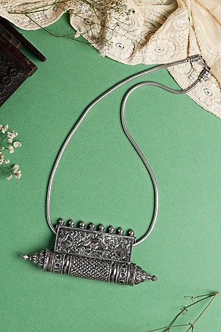Buy Latest Collection of Designer Jewellery for Women 2024