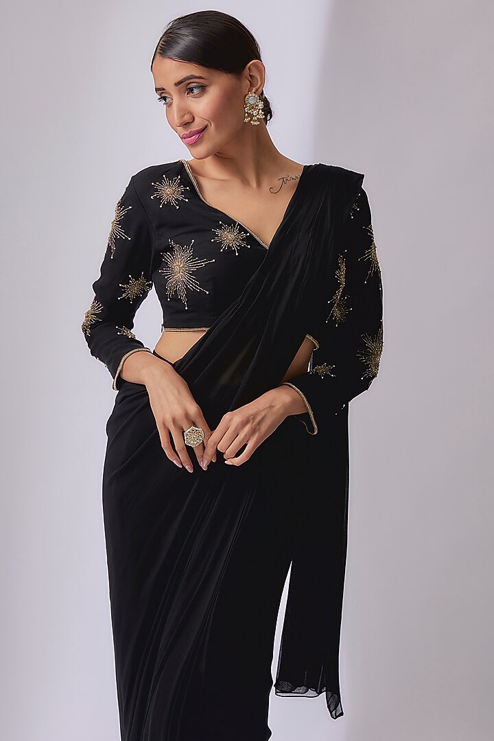 Black Georgette Draped Saree Set by Midushi Bajoria at Pernia's Pop Up ...