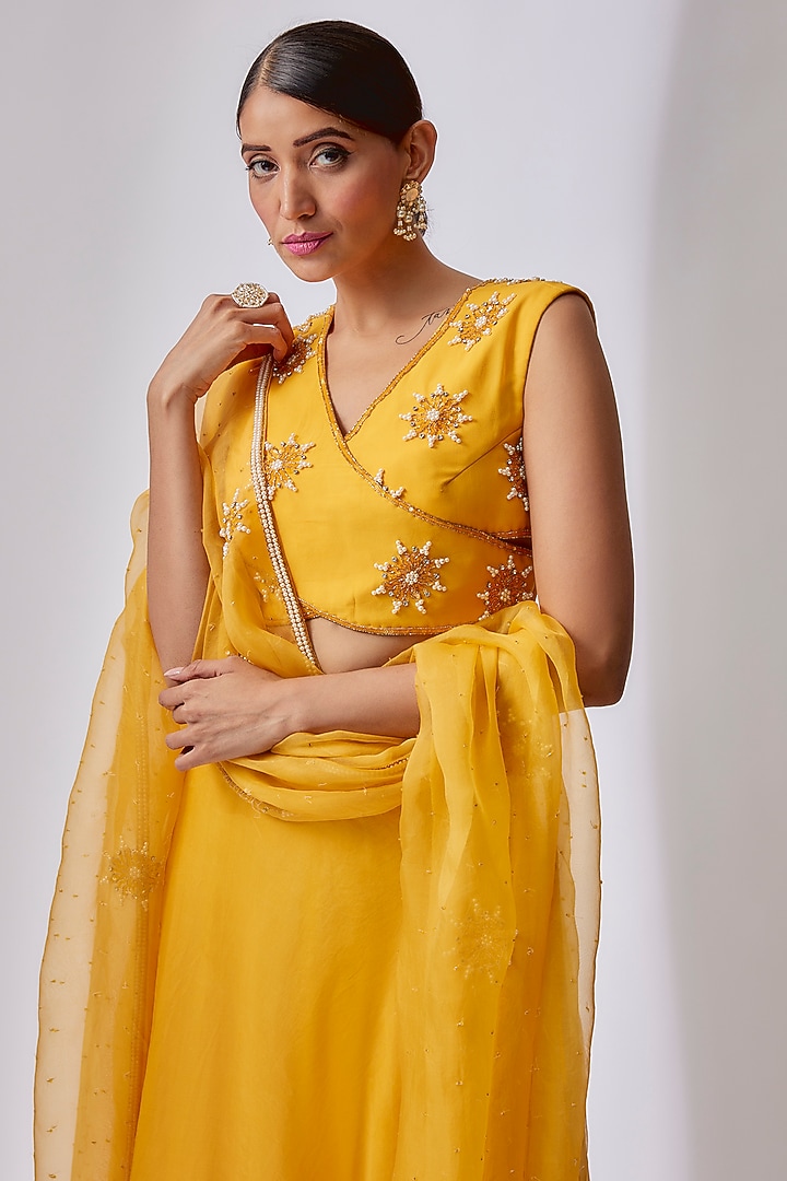 Yellow Organza Wedding Lehenga Set by Midushi Bajoria at Pernia's Pop ...