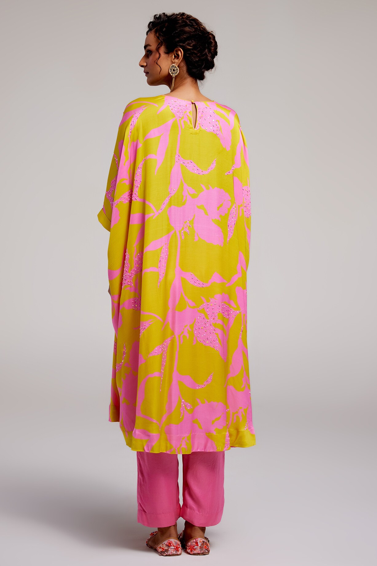 Sunvillea Cream Shimmer Chiffon Kurta Set by Monika Nidhee at Pernia's ...