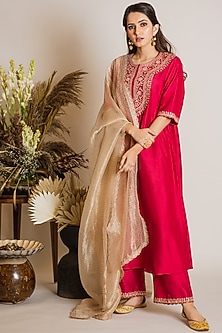 Red Hand Embroidered Kurta Set Design by Maliha by Anar and Anoli at ...