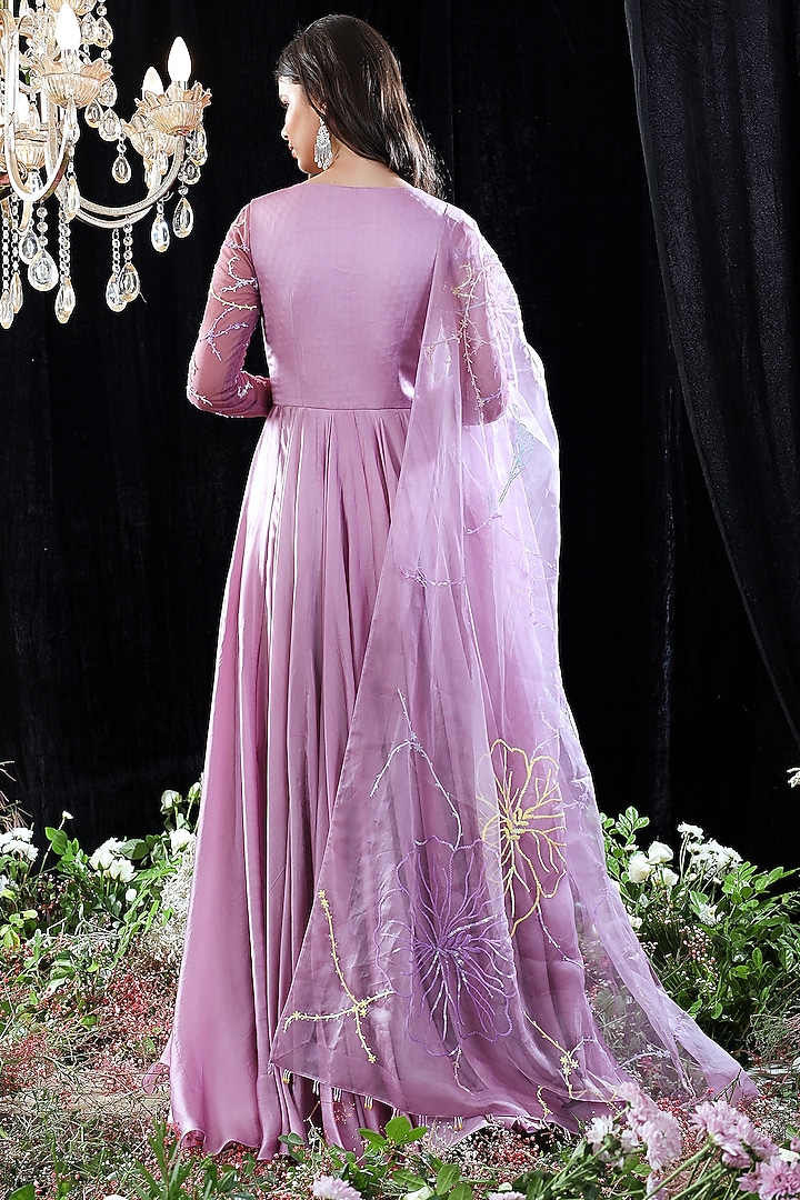 Lilac Embroidered Anarkali Set by Mahima Mahajan at Pernia's Pop Up Shop 2026