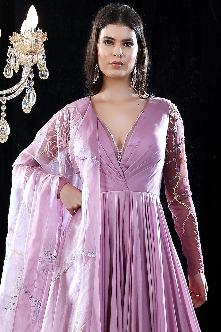 Lilac Embroidered Anarkali Set by Mahima Mahajan at Pernia's Pop Up Shop 2026