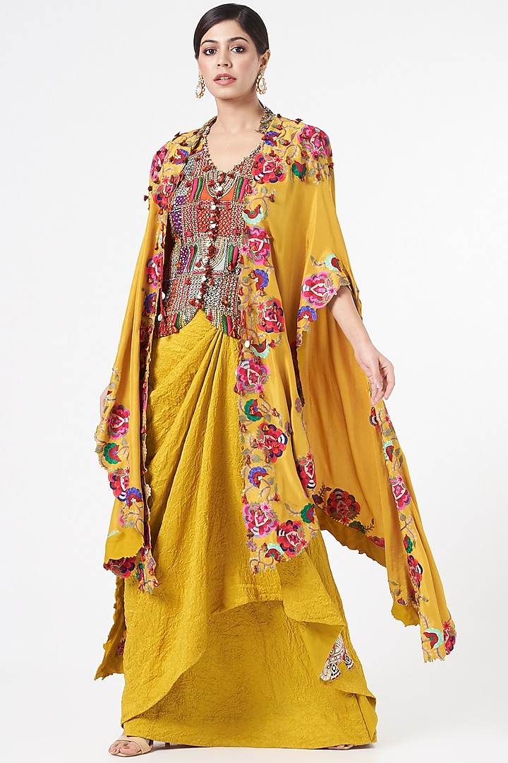 Yellow Dupion Silk Cape Set by Minaxi Dadoo at Pernia's Pop Up Shop 2025