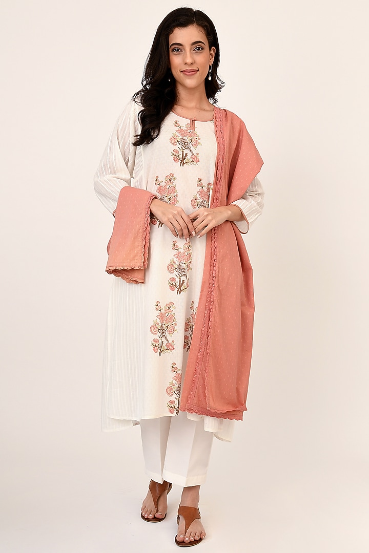 Rose Pink Cotton Dupatta Design by Naina Arunima at Pernia's Pop Up ...