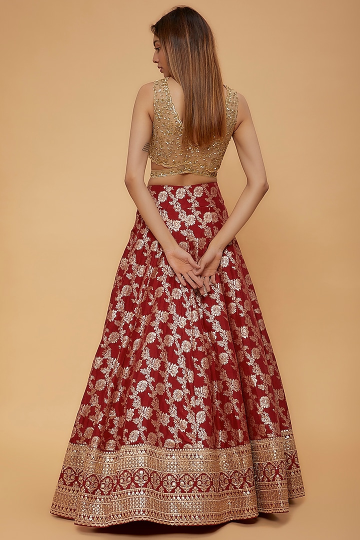 Red Pure Banarasi Wedding Lehenga Set by Neha Mehta Couture at Pernia's ...