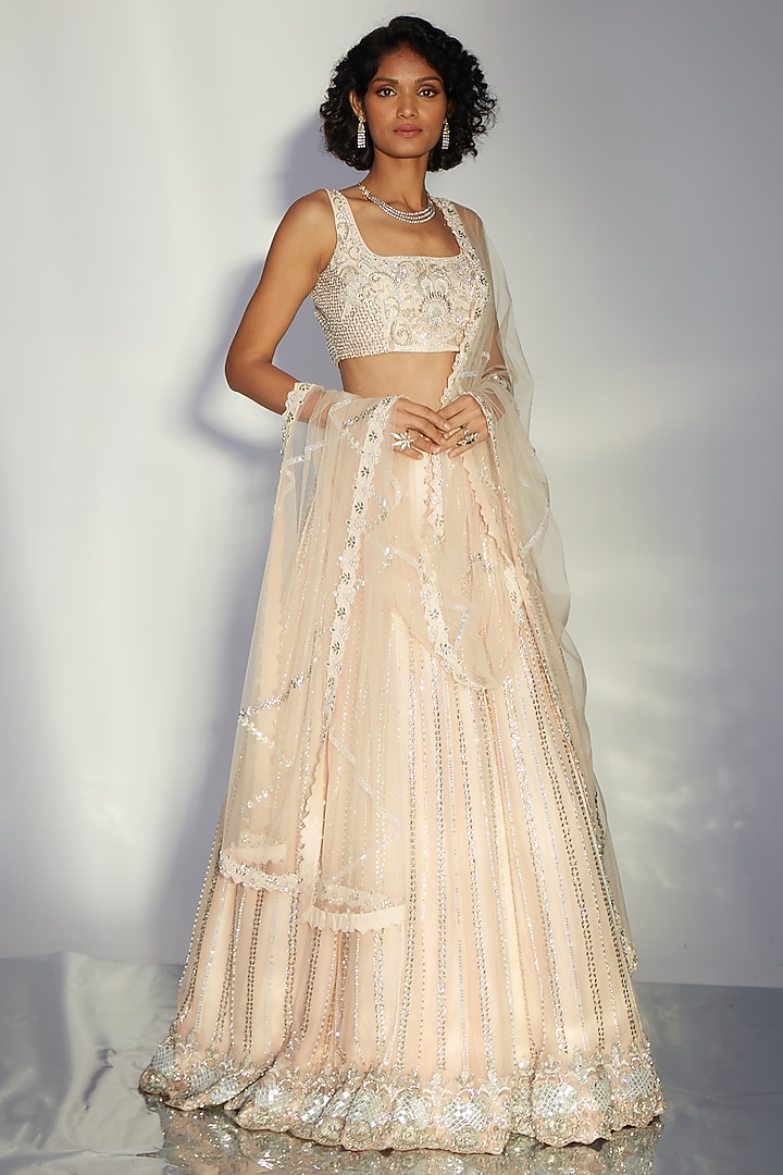 Novelle Peach Tulle Embellished Bridal Lehenga Set by Neeta Lulla at ...