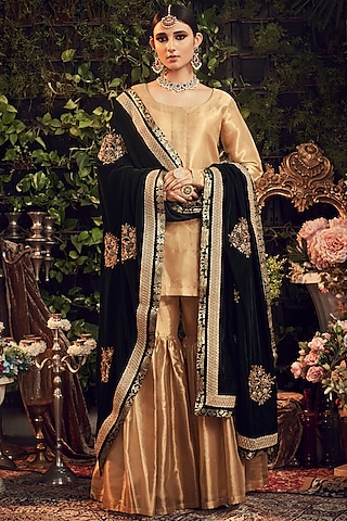 Ranian - Buy Sarees, Lehenga, Pant Sets Online 2025