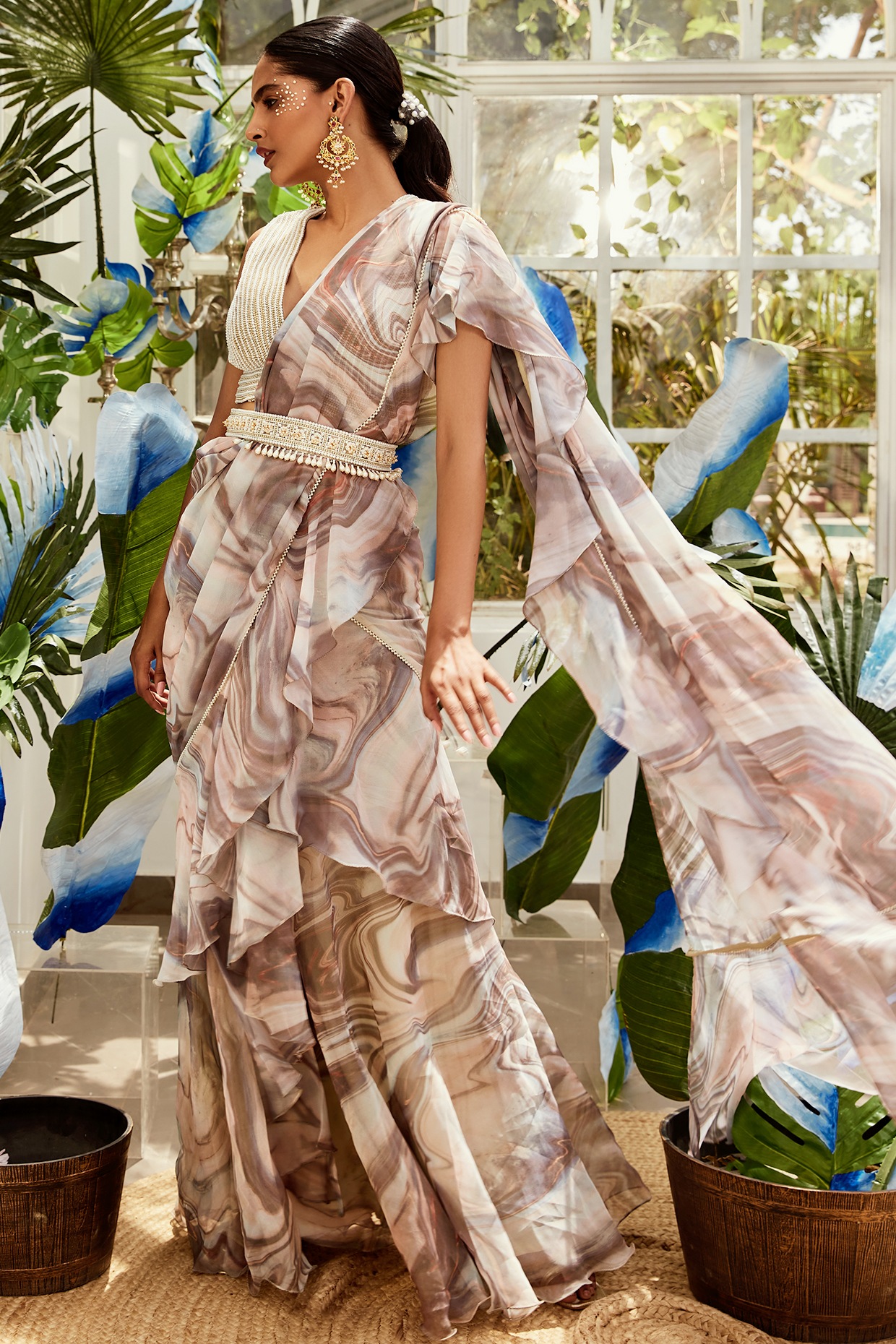 Brown Embroidered Saree Set by Nikita Vishakha at Pernia's Pop Up Shop 2025