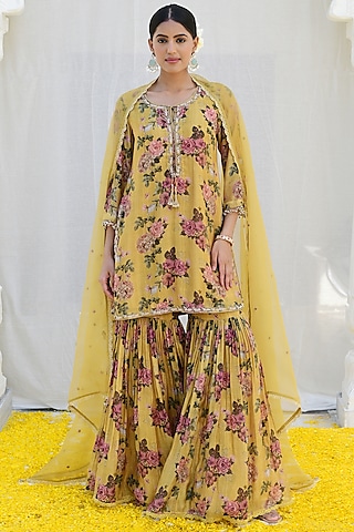 Pooja Outifts For Women - Buy Latest Pooja Dresses & Kurta Set for ...