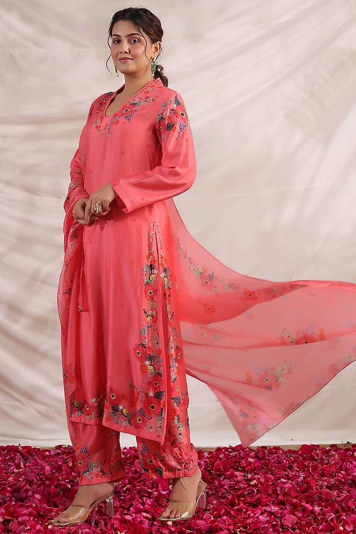 Pink Silk Floral Printed & Embroidered Kurta Set by Niti Bothra at Pernia's Pop Up Shop 2025