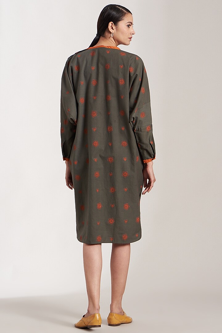 Military Green Printed Long Shirt by Nida Mahmood at Pernia's Pop Up Shop 2025