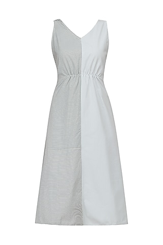 Olio: Buy Olio Designer Dresses, Sarees, Skirts, Jumpsuits 2021