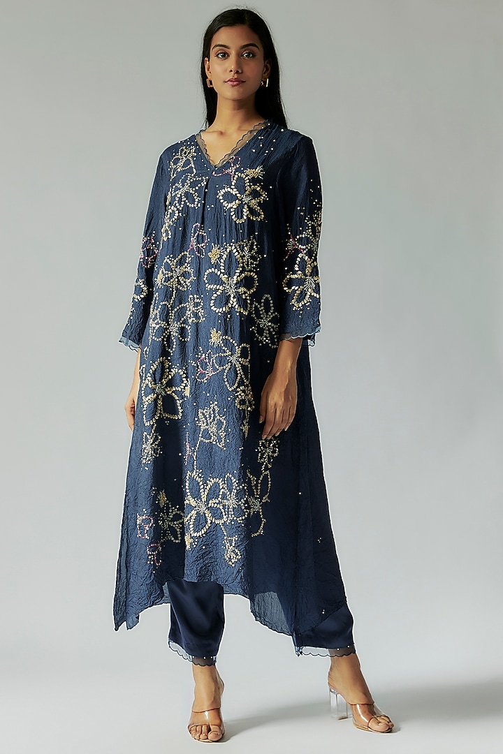 Blue Viscose Silk Floral Embroidered Kurta Set by One not two at Pernia's Pop Up Shop 2025
