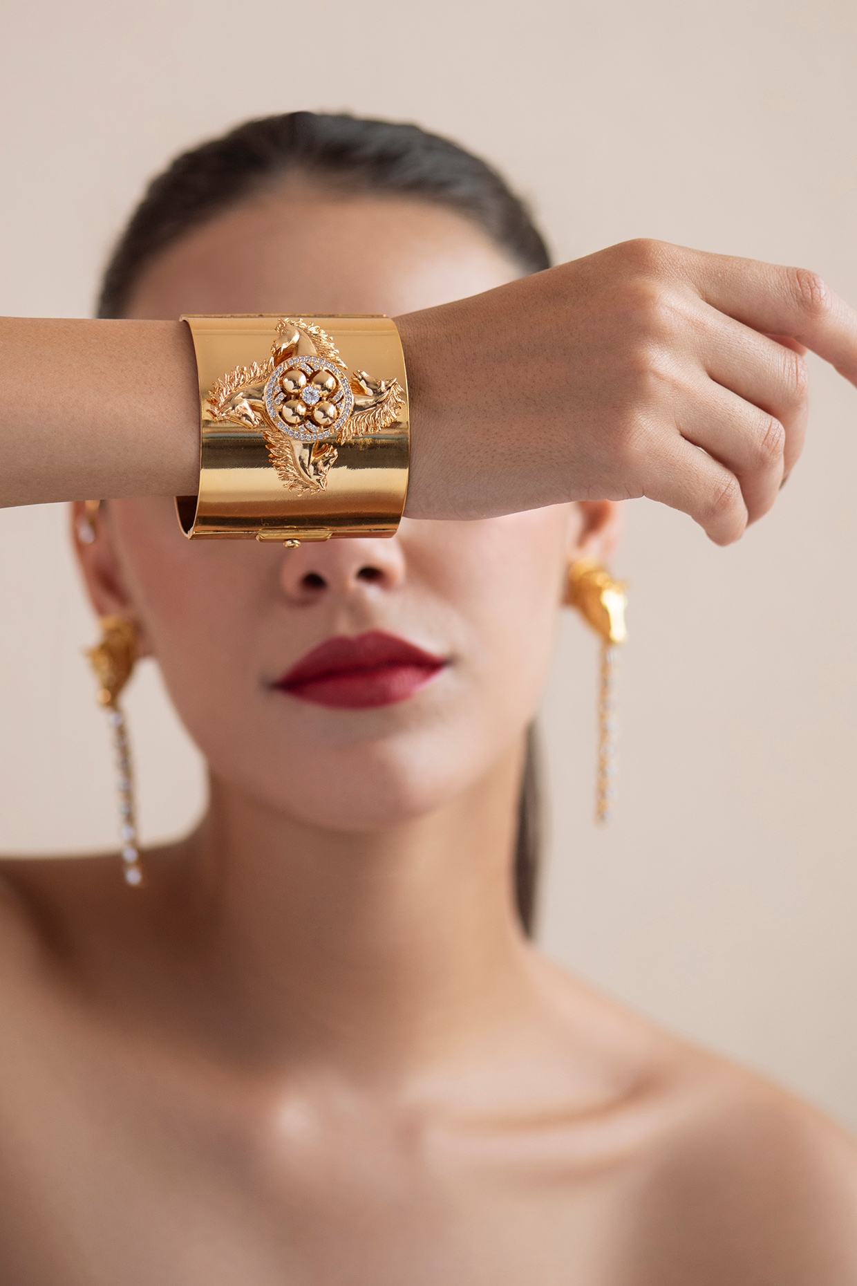 Gold Finish Swarovski Crystal Horse Motif Handcuff In Sterling Silver ...