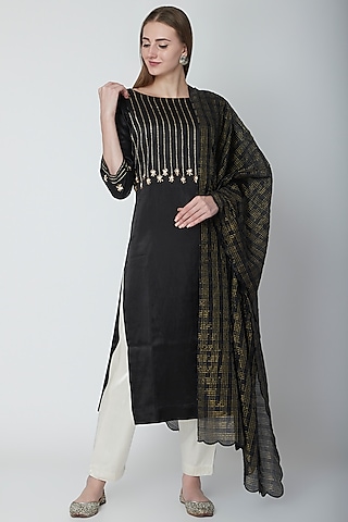 POULI - Buy Kurta Set, Boho Dress, Lehenga, Pant Online 2025