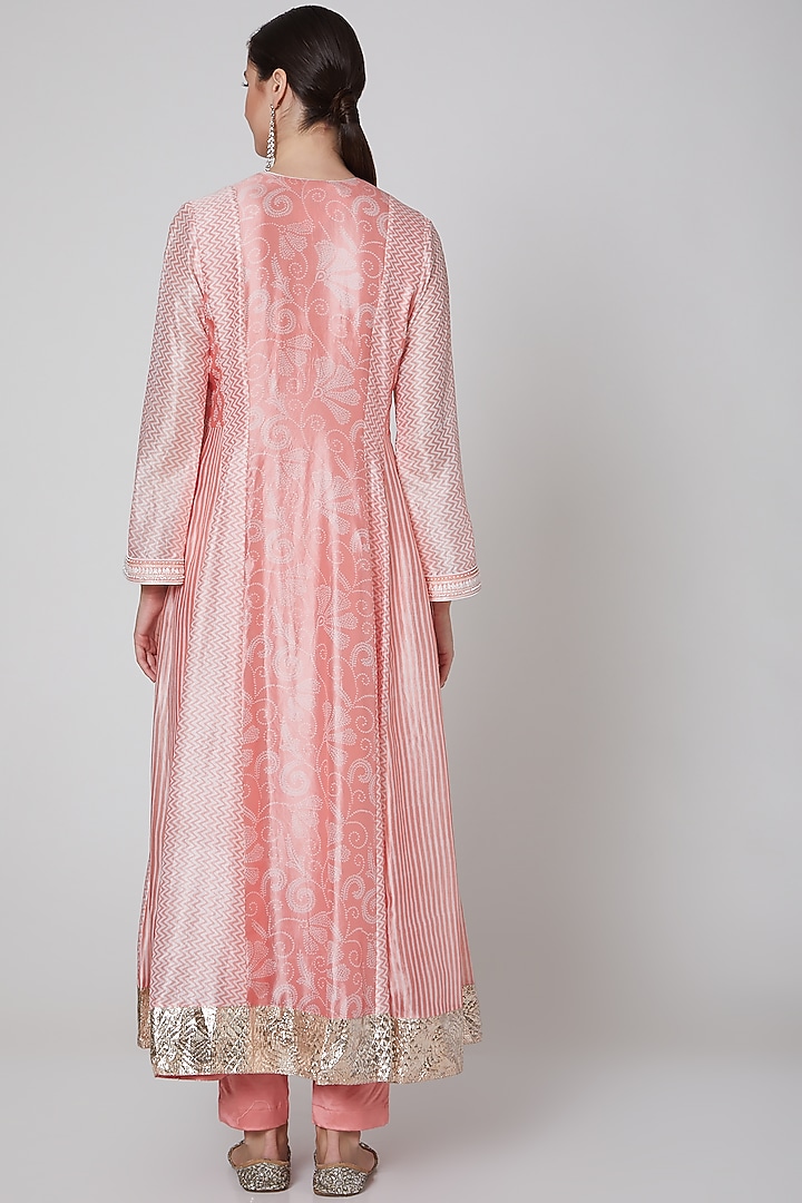 Peach Embroidered Kurta Set by Prisha's at Pernia's Pop Up Shop 2024