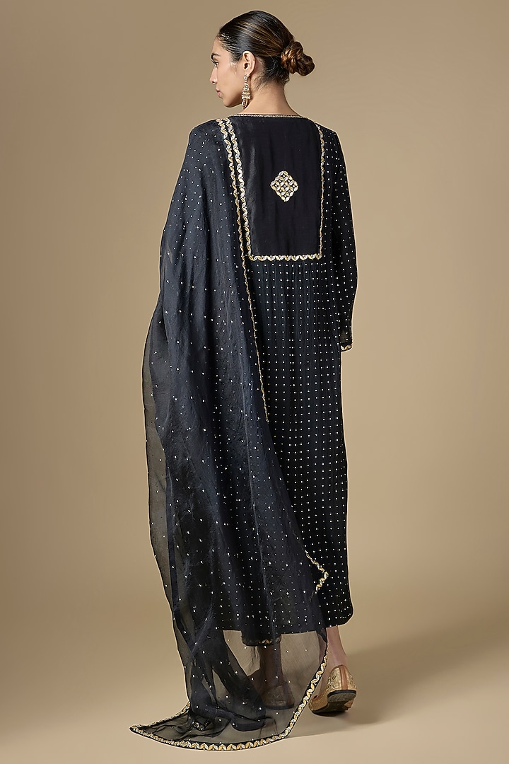 Black Mukaish Chanderi Motif Embroidered Kurta Set by Priyal Prakash at ...