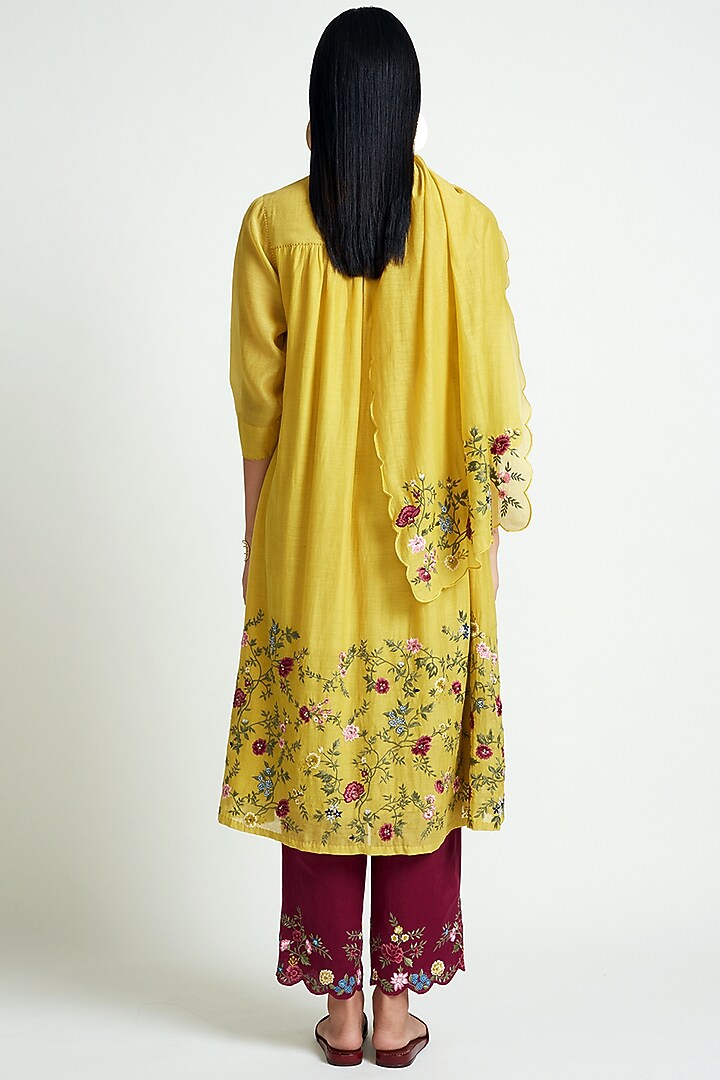 Mustard Embroidered Scalloped Stole by Payal Pratap at Pernia's Pop Up ...