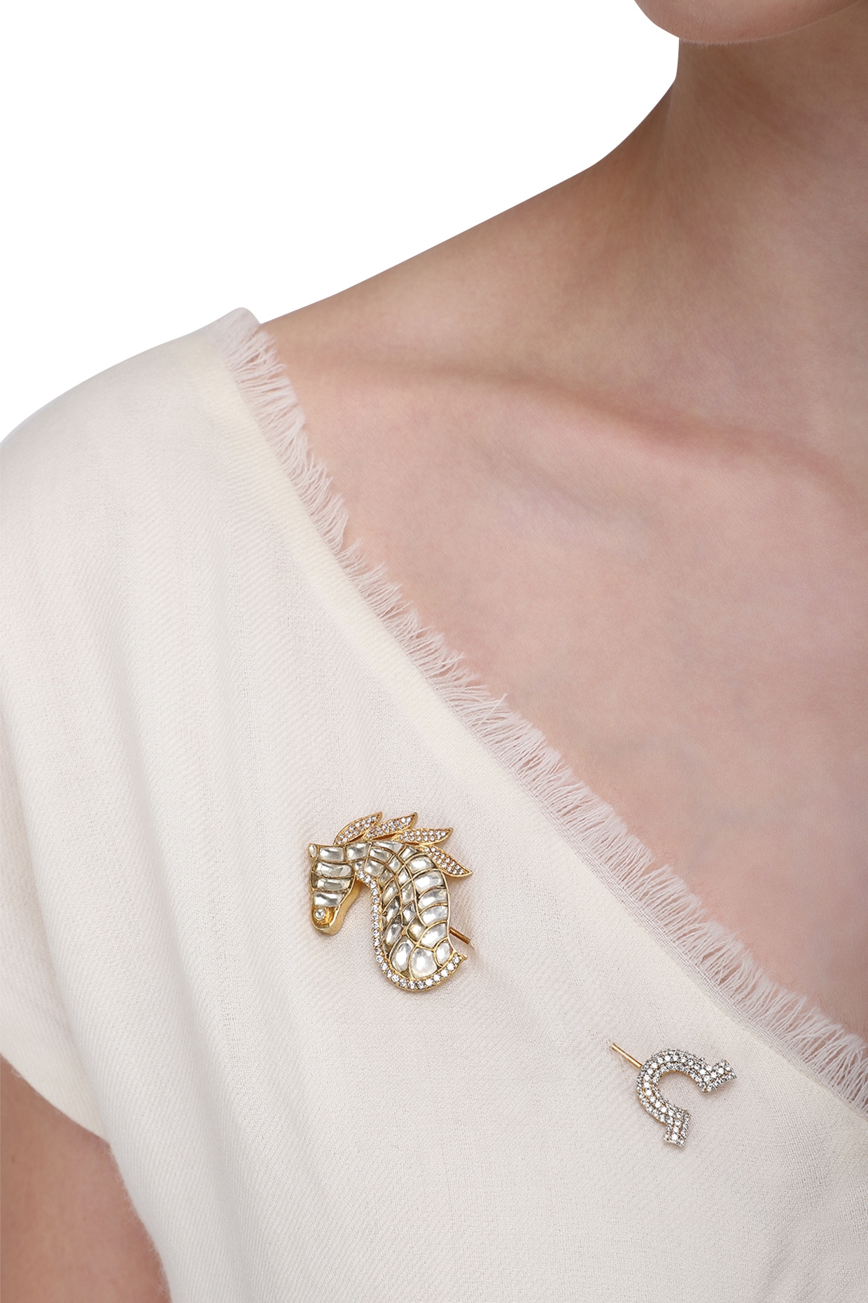 Gold plated horse shoe lapel pin set available only at Pernia's Pop Up ...