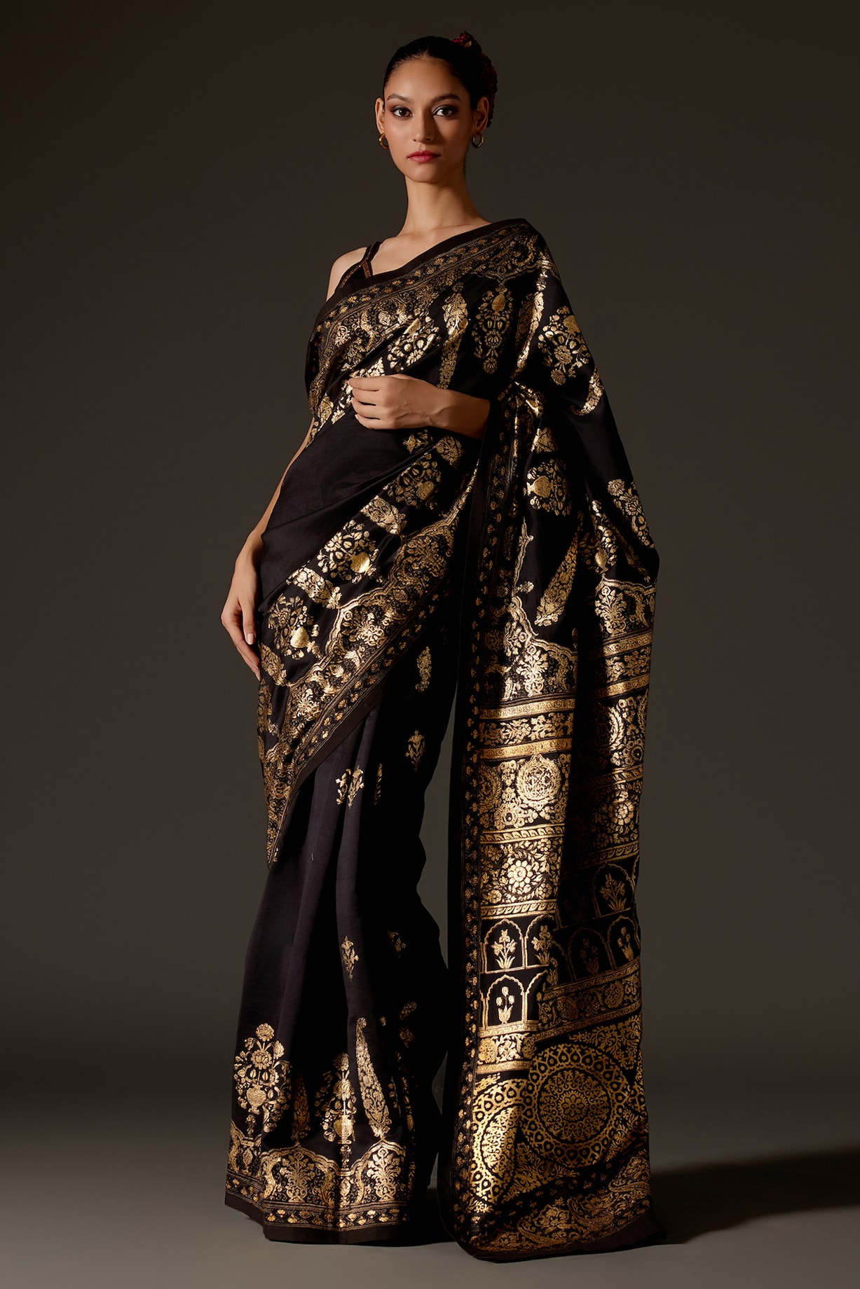 Black Chanderi Foil Printed Saree Set by Rohit Bal at Pernia's Pop Up ...