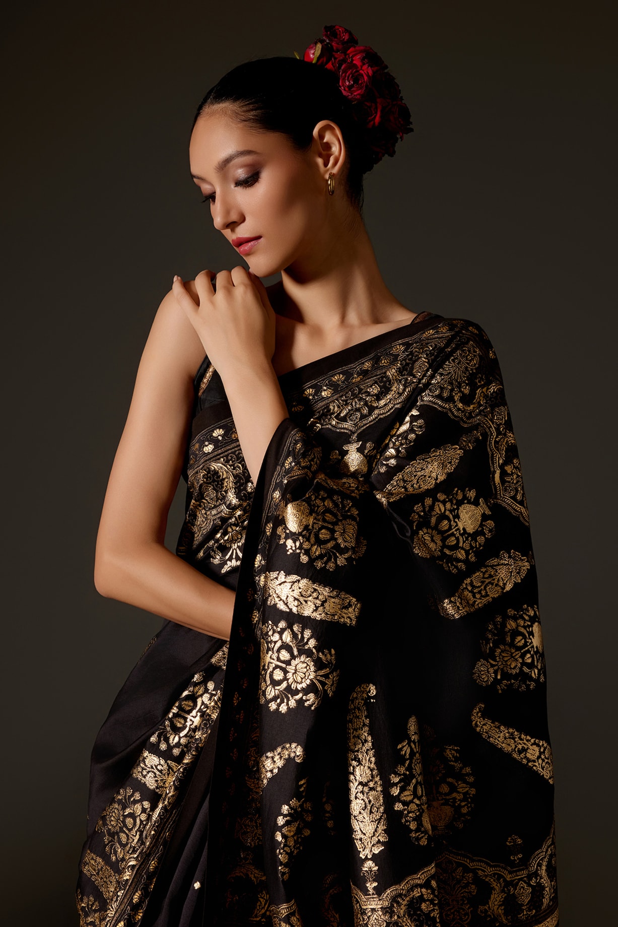 Black Chanderi Foil Printed Saree Set by Rohit Bal at Pernia's Pop Up ...