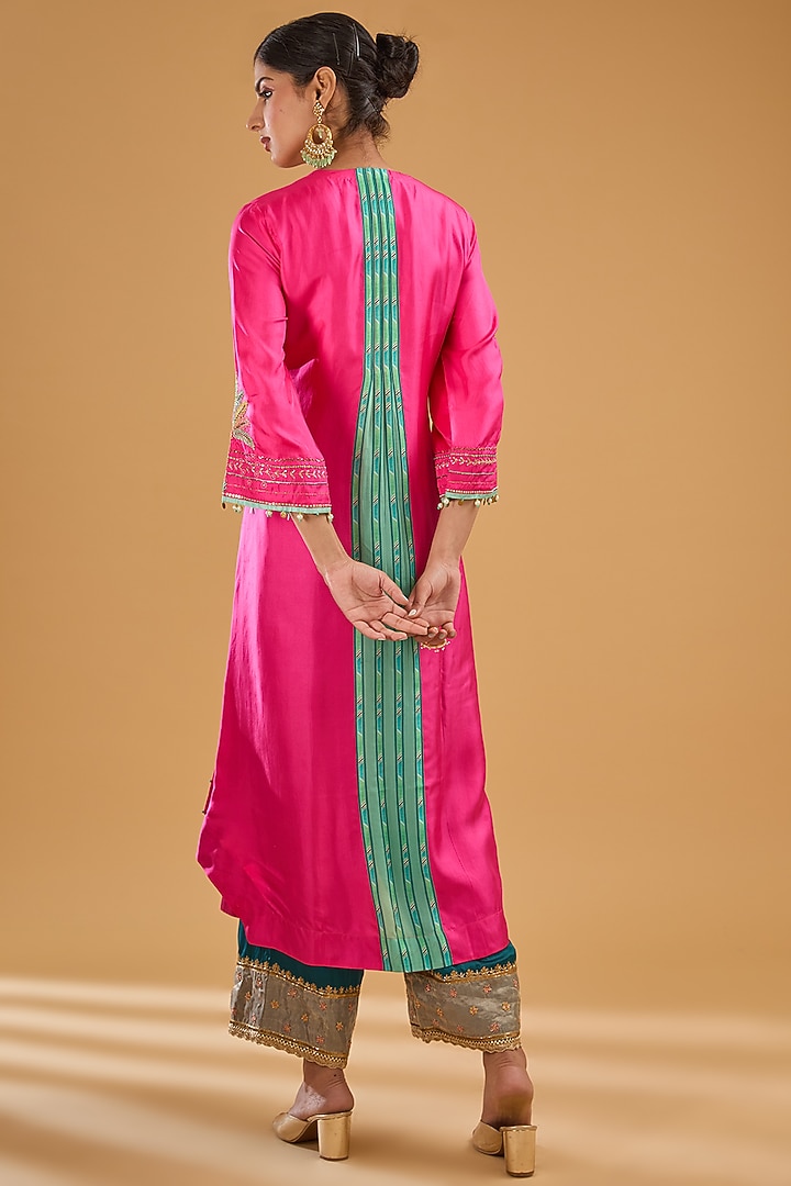 Hot Pink Silk Hand Embroidered Kurta Set Design by Raji Ramniq at Pernia's Pop Up Shop 2024
