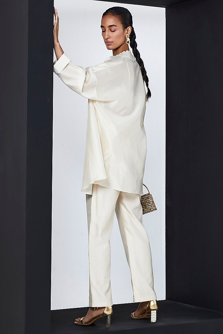 Ivory Chanderi Cape Set by Ridhi Mehra Pret at Pernia's Pop Up Shop 2025